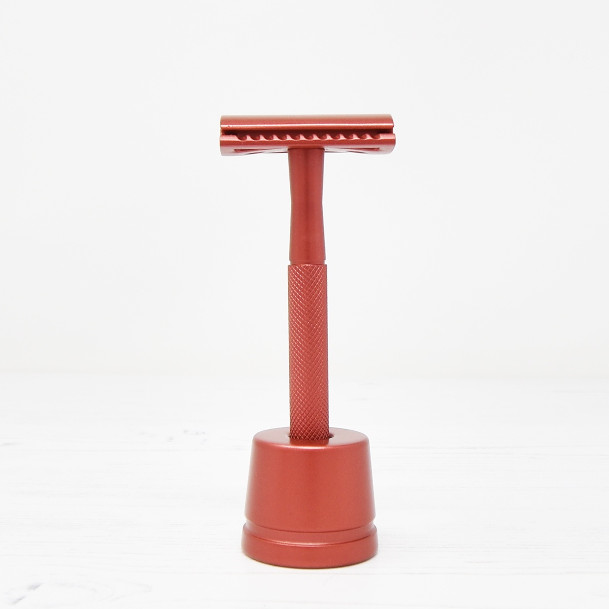 Double Edge Safety Razor with Stand - Red - Bambaw